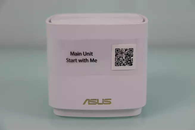 ASUS ZenWiFi AX Mini XD4 Mesh WiFi System มุมมองด้านหน้าของเราเตอร์