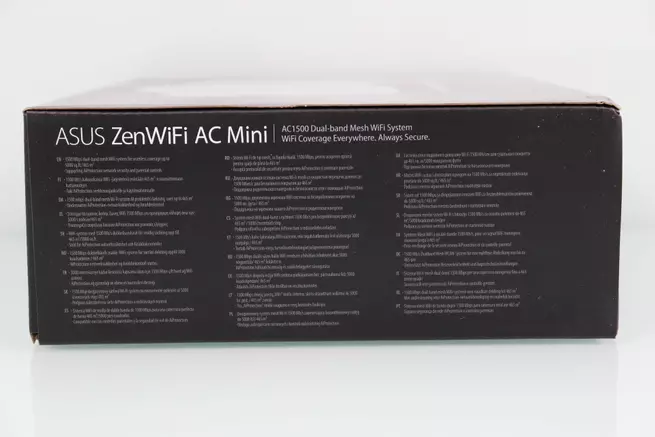 ASUS ZenWiFi AC Mini CD6 Mesh WiFi жүйе қорабының оң жағындағы көрінісі