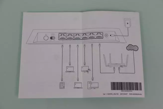 Mahokelo a futhumetseng le likonopo tsa switch ea D-Link DMS-106XT