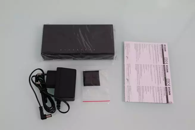 D-Link DGS-108GL Switch Box edukiaren ikuspegia