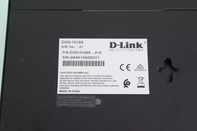 D-Link DGS-1016S haldamata lüliti kleebise vaade