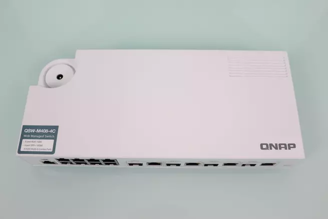 QNAP QSW-M408-4C L2 Ŝaltilo Supra Zono