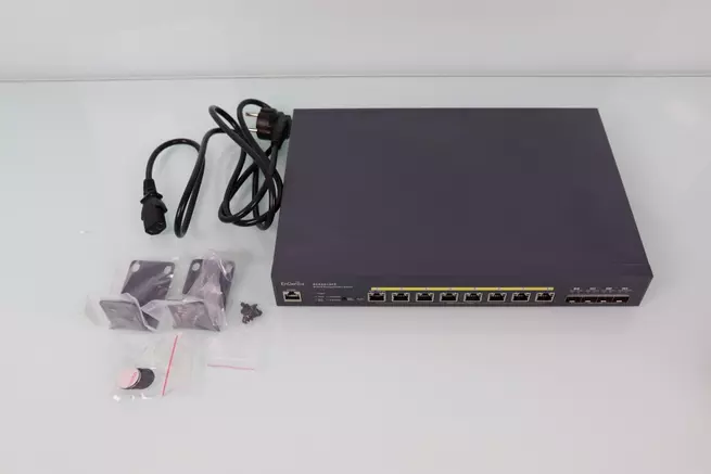 ECS2512FP Multigigabit Switch Box Contents