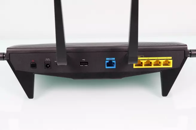 Tua o le Synology RT2600ac router i auiliiliga