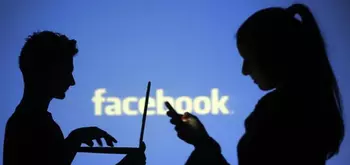 Facebook хисап язмасын сүндерү һәм бетерү арасында нинди аермалар бар һәм бу хосусыйлыкка ничек тәэсир итә?