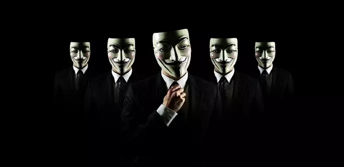 Anonymous публикует данные 13 000 украденных аккаунтов 8703_1